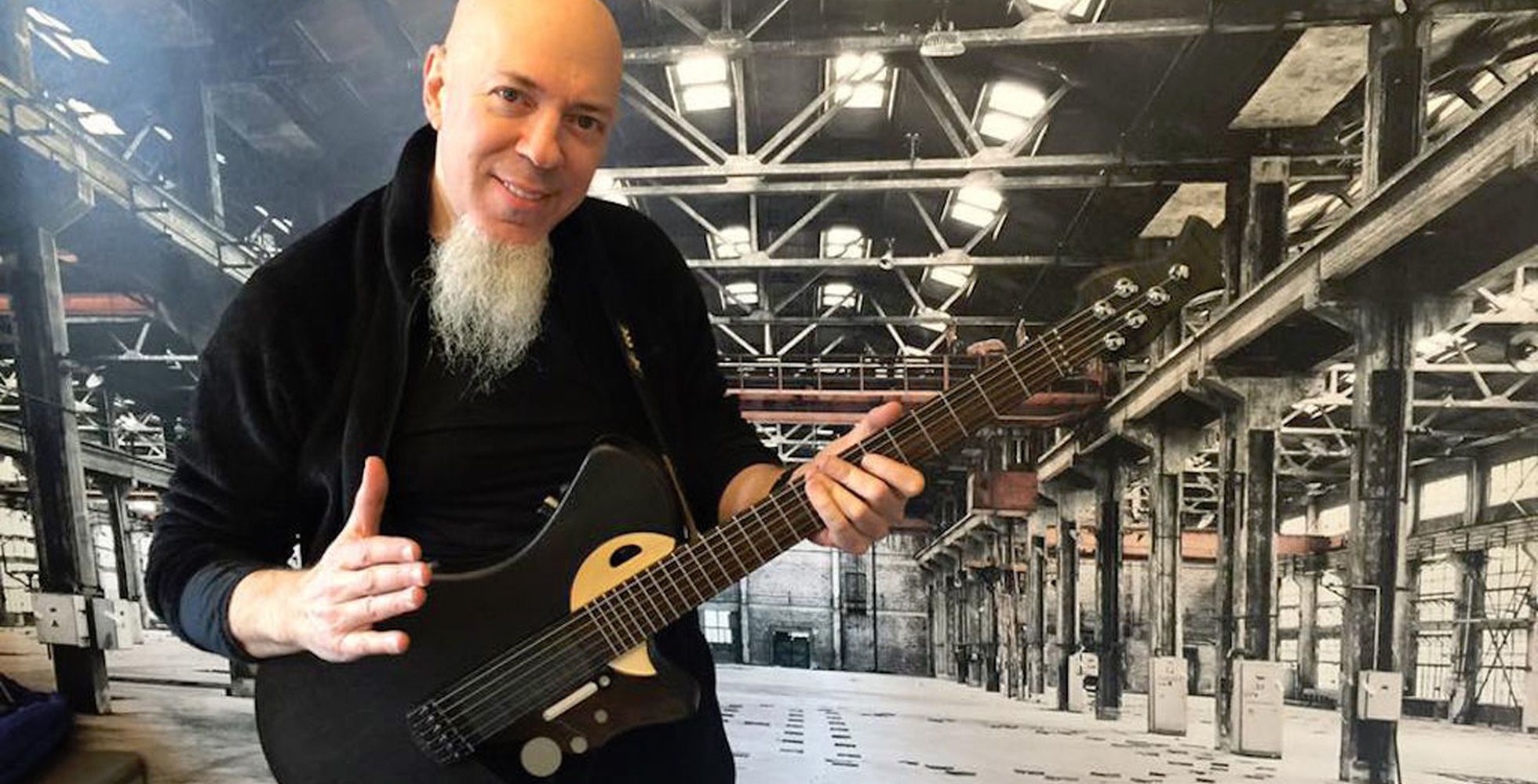 Känd amerikansk musiker investerar i svensk smart gitarr - Breakit